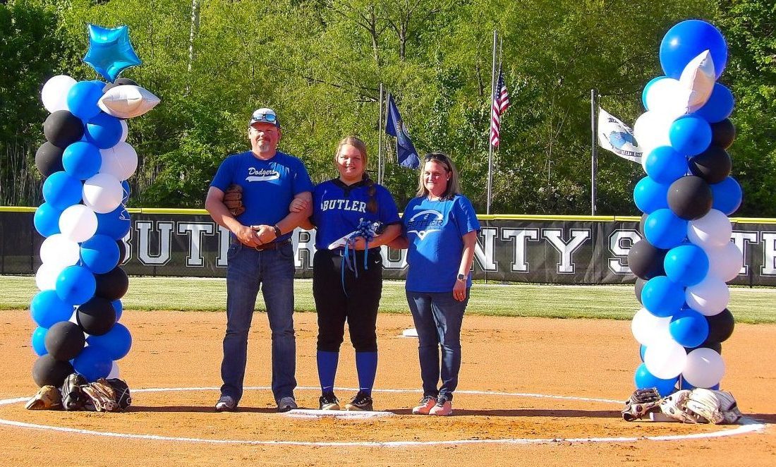 Lady Bears recognize Senior—Pick up district win at Trinity – Jobe for ...